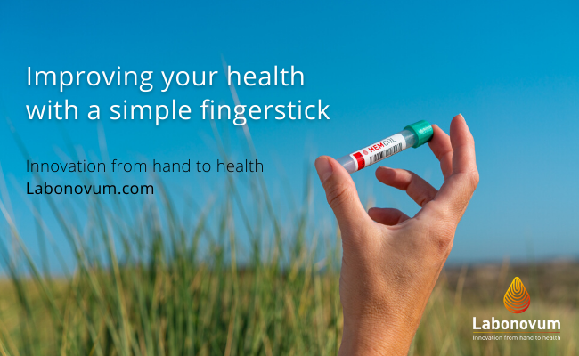 Bloedafname en bloedonderzoek met een eenvoudige vingerprik thuis